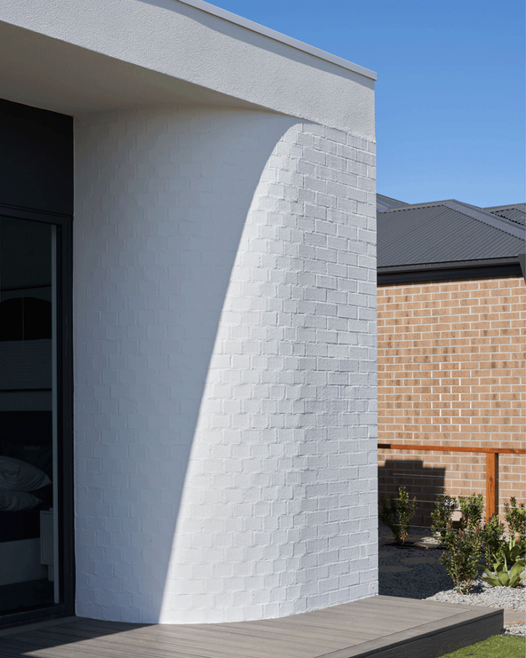 Discover modern brilliance in the new single-storey Arlo façade ...